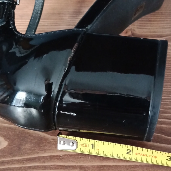 Callisto by California | Shoes | Callisto Of California Sandals | Poshmark